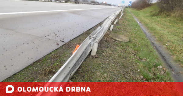 Policisté pátrají po řidiči, který na dálnici u Přáslavic zboural ... Policisté pátrají po řidiči, který na dálnici u Přáslavic zboural ...